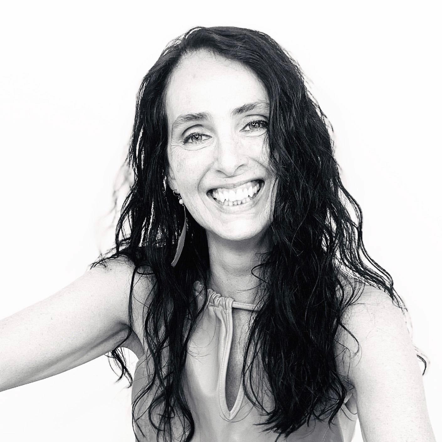 „Give“ Sheida Samyi, Künstlerin _ Give Peace A Chance _ Villach 12.9. ...