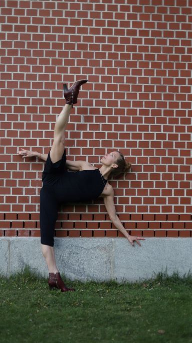 „Generosity“ Sharon Booth, dancer _ Give Peace A Chance _ Wien 12.7. ...