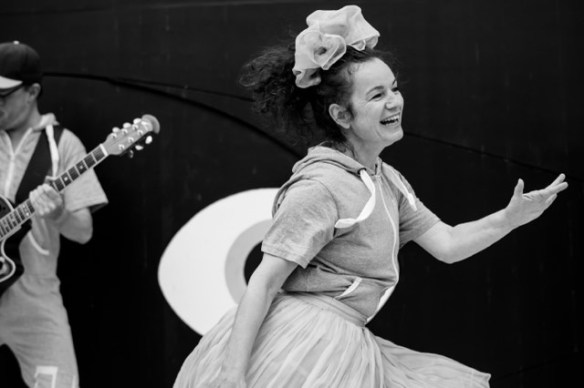 „das Miteinander, das Füreinander, das trotz Allem nicht Verzweifeln ...