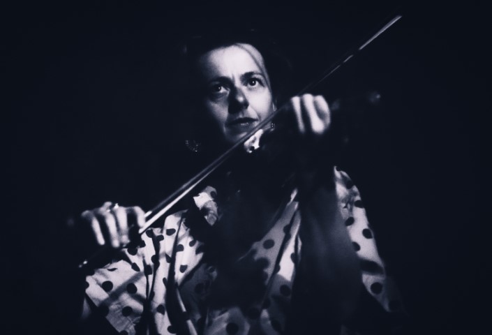 „dass Kunst ein Ort ist, an dem Kraft freigesetzt werden kann“ Fabiana ...